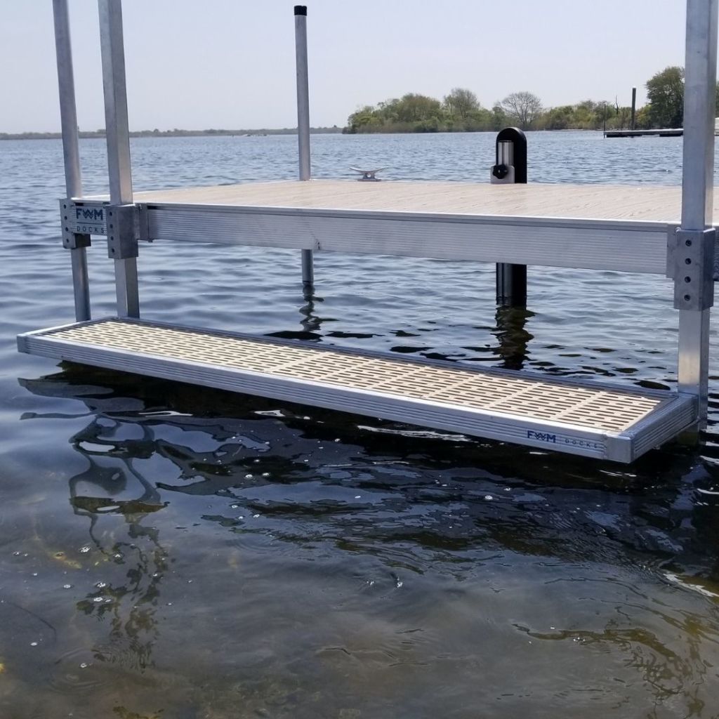 Boarding Step / Water Bench | FWM Docks & EZ Dock Northeast